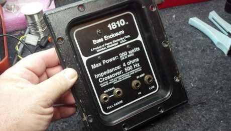 Peavey 1810 Bass Enclosure Crossover Doesn’t (Crossover) - Unbroken String